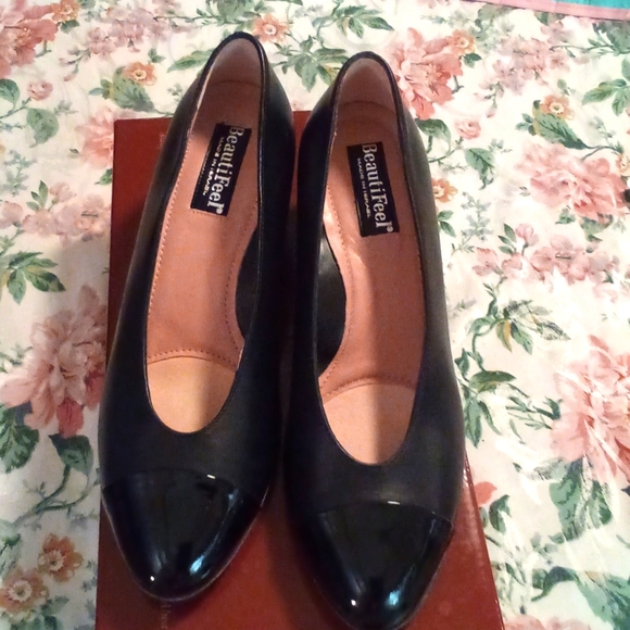 BeautiFeel | Shoes | Vintage Beautifeel Black Leather Patent Leather ...